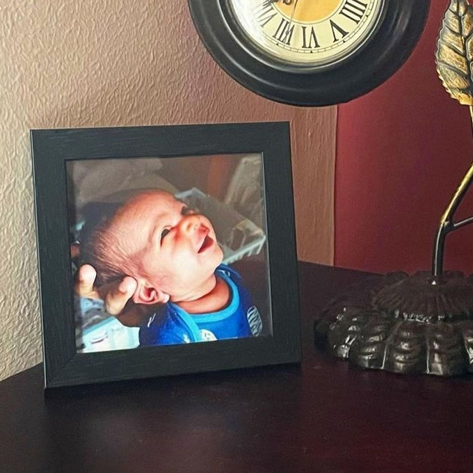 Classic Framed Prints Online - Customized Solid Colour Photo Frames ...