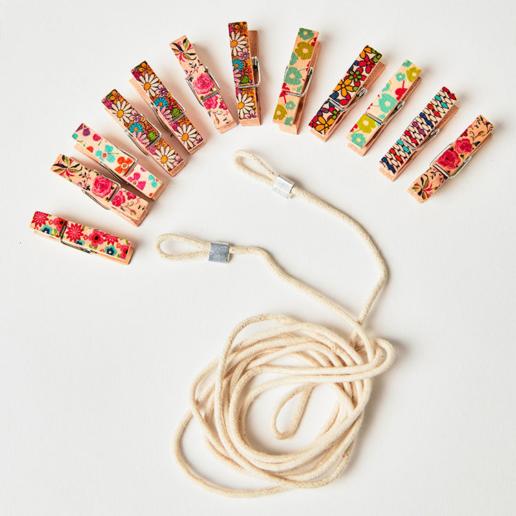 Wooden Decorative Clips Online - High Quality Photo Clips | Zoomin